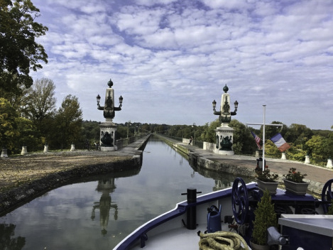 Floating the Loire River Canal on the Renaissance Barge - Travel Examiner